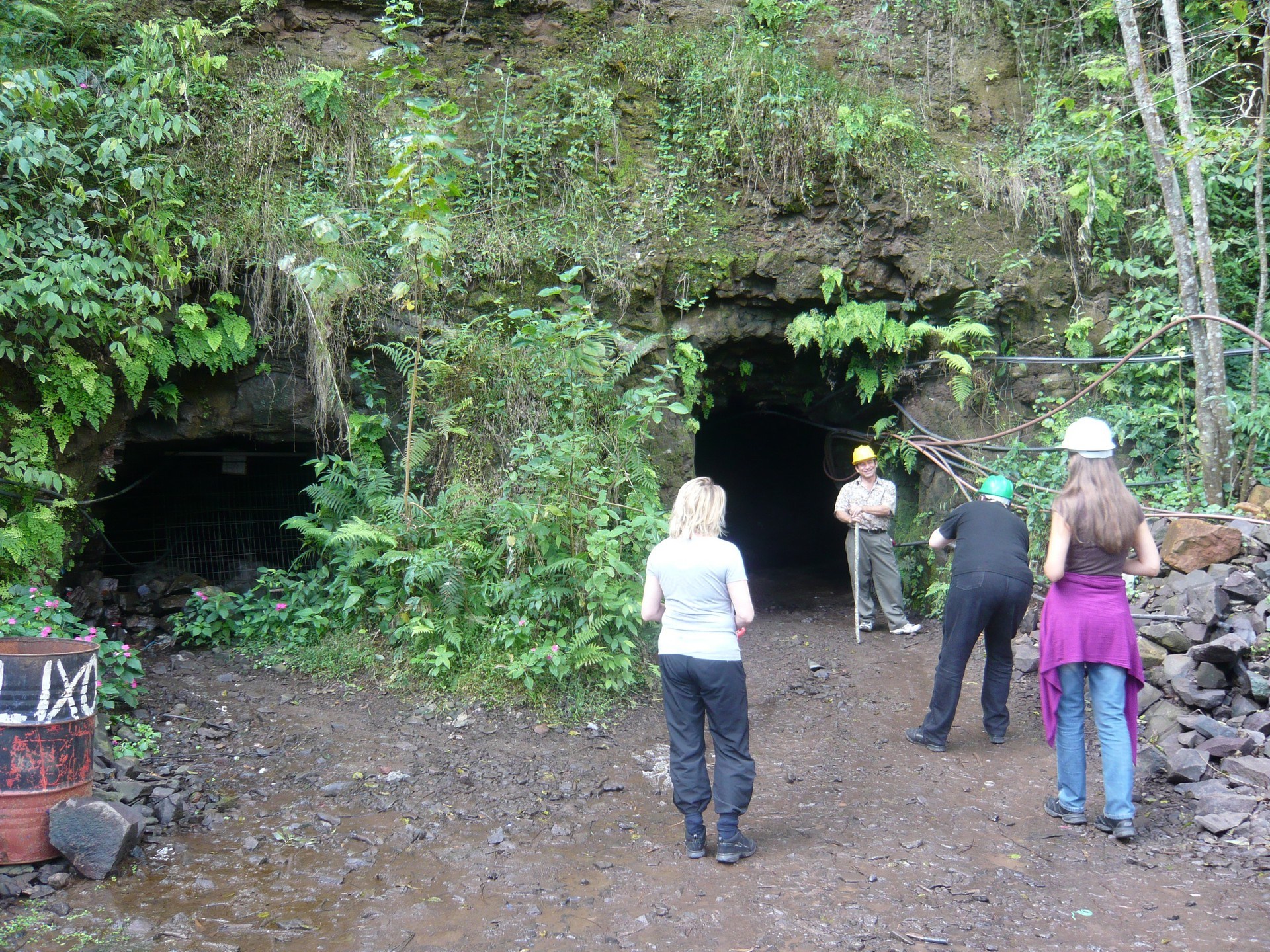 Gemstone Expeditions - Travel the World's Gemstone Mines